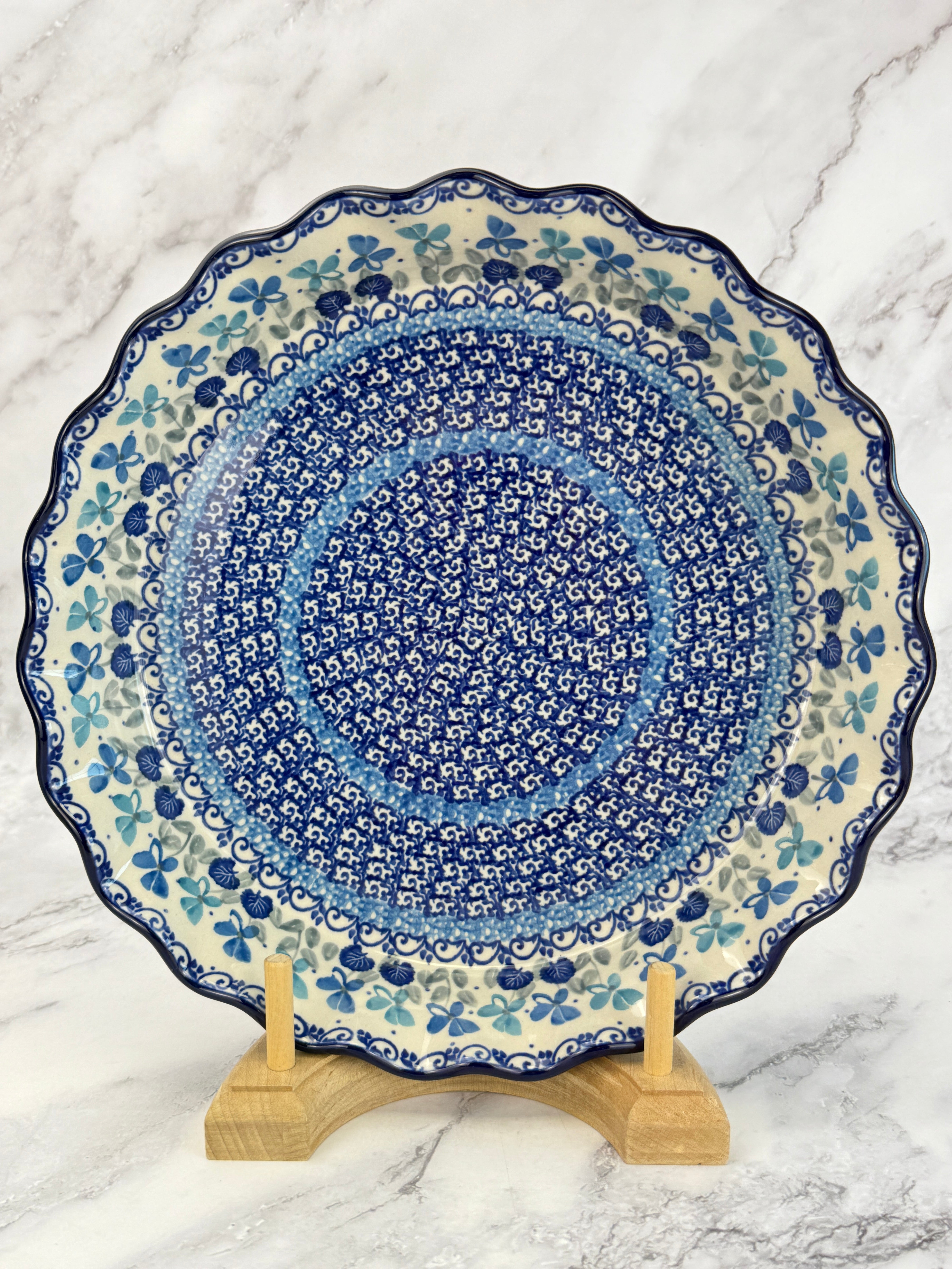 Ruffled Pie Plate / Round Baker - Shape 636 - Pattern 2751 – Polish ...